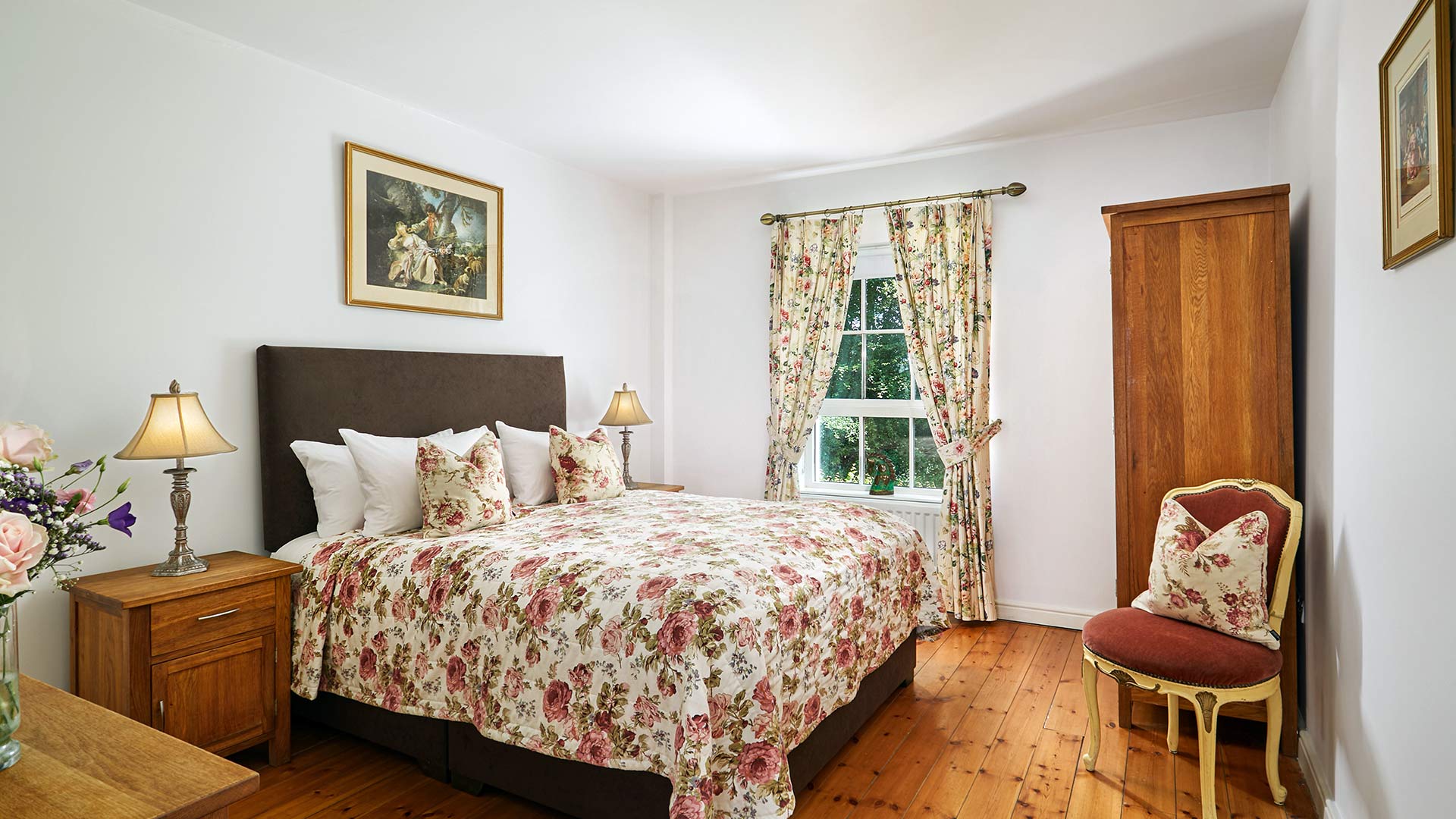 Old Stable Mews Gallery | Castle Leslie Estate Monaghan