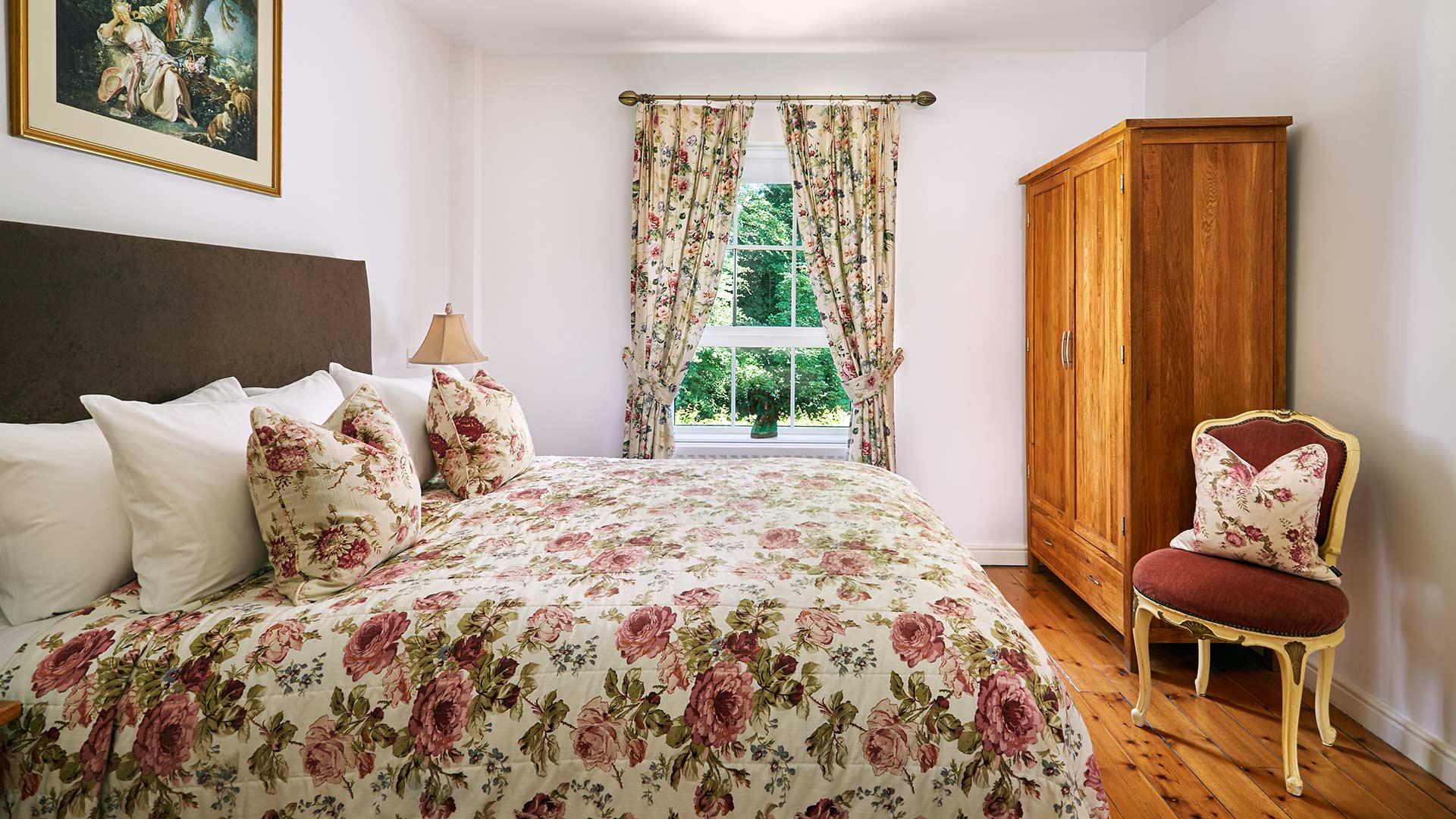 Old Stable Mews Gallery | Castle Leslie Estate Monaghan